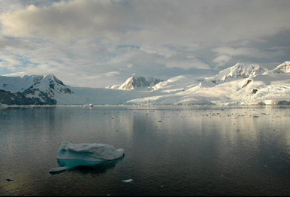 Feel the chill in Manchester: Stunning Antarctica exhibition at MOSI ...
