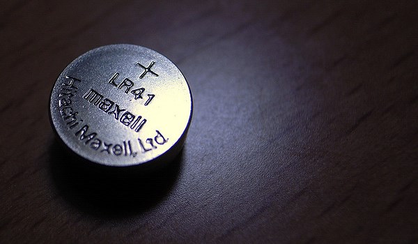 Button batteries can KILL children, Manchester doctor warns parents ...