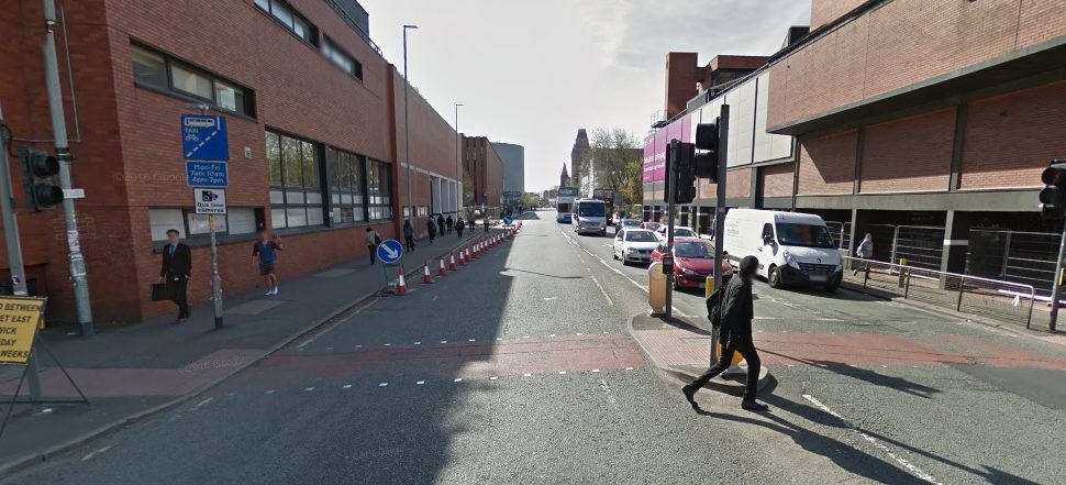 Motorists warned: New bus gate to open along busy Oxford Road corridor ...