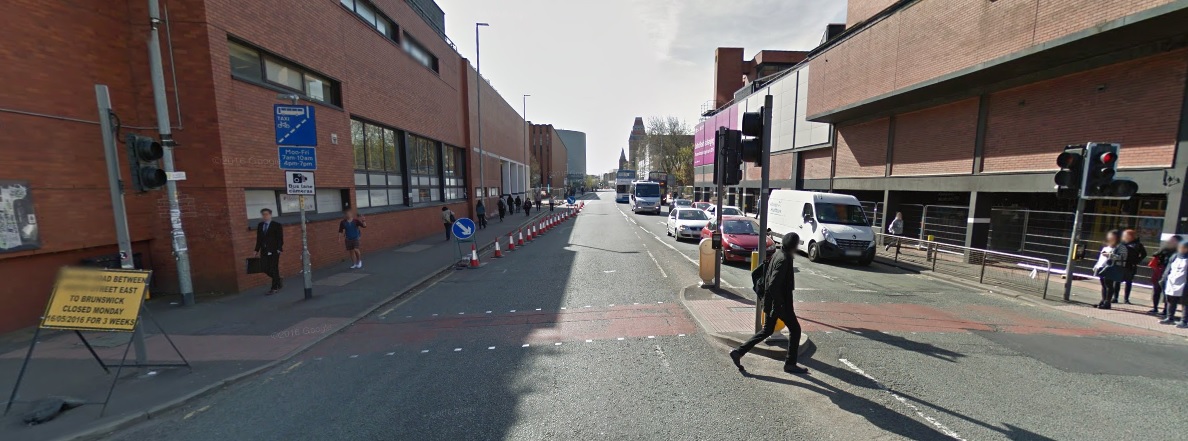 Motorists warned: New bus gate to open along busy Oxford Road corridor ...