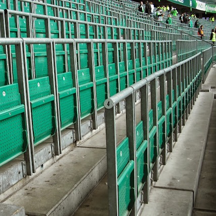 'Safe' standing campaign: Manchester United Supporters' Trust join ...