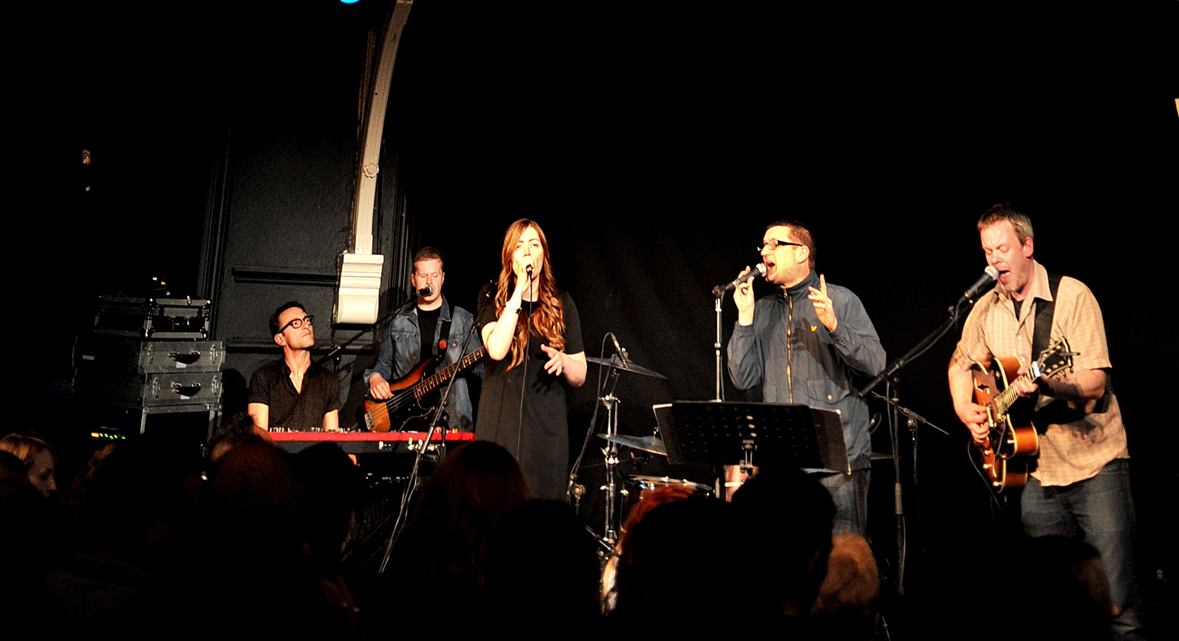 Beautiful South's intimate Salford gig proves a perfect love song can ...