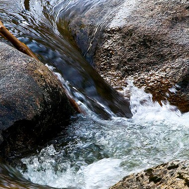 Origins of life on Earth... and Mars? Billion-year-old water discovery ...