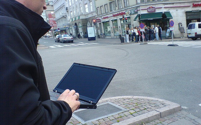 Manchester casts its web even wider as city extends free Wi-Fi network ...