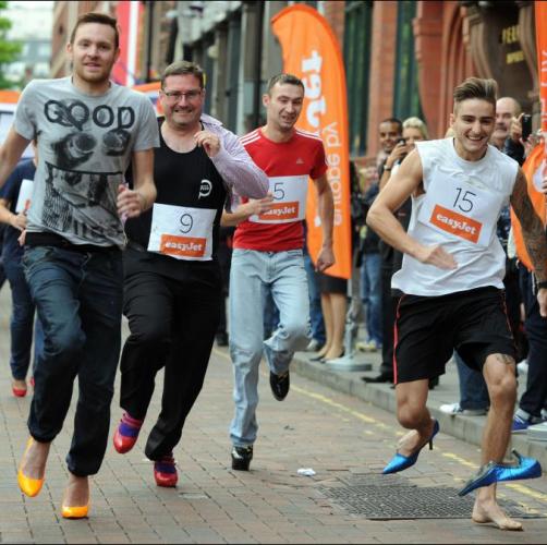 These heels were made for running: Stiletto-clad men race down Canal ...