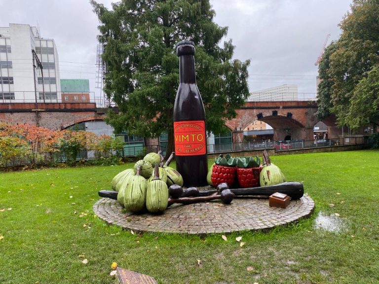 A look at five of Manchester's most beloved statues - Mancunian Matters