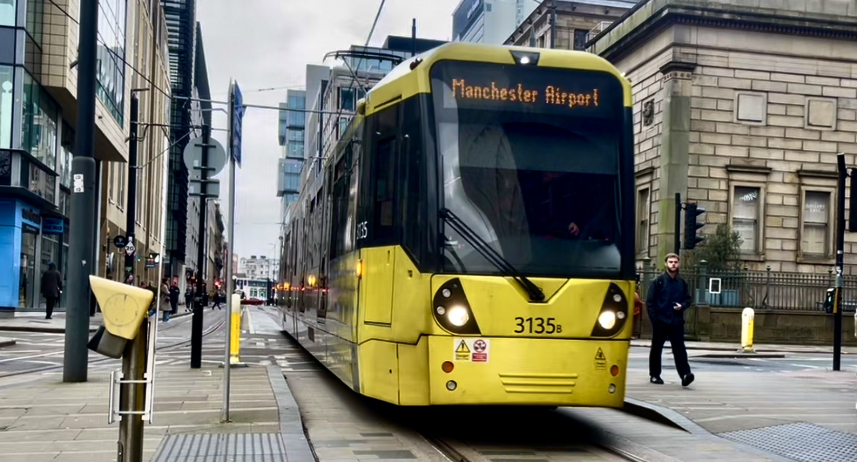 Bee Network to provide live location of Manchester buses – as phase two ...